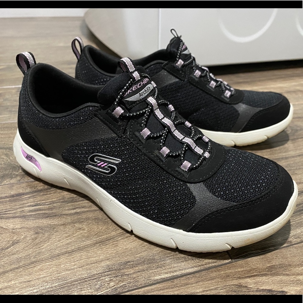 Skecher’s Archfit Sneakers - Gem